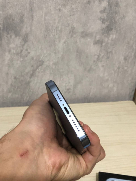Iphone 13 Pro Max kar dok