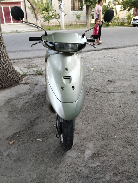 Скутер Сузуки Япония