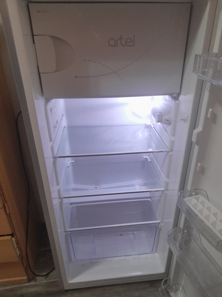 Продаётся новый холодильник артел