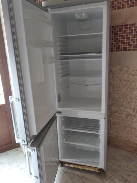 Продается холодильник LG