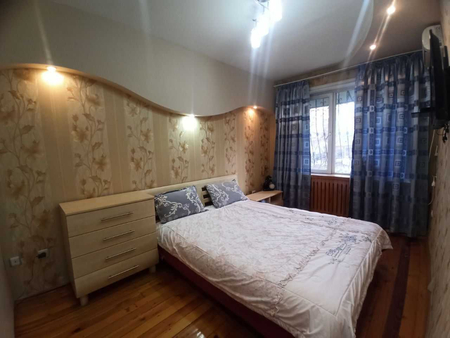 Продаётся квартиры 4/1/4 на Юнусабадском районе 4й- кв (J2258)
