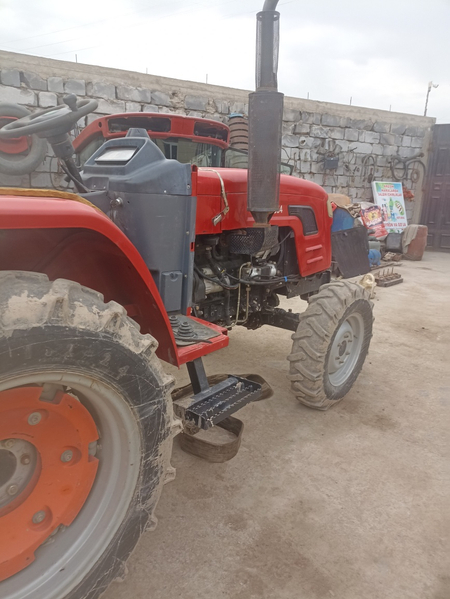 Mini traktor sotiladi soz xolatda