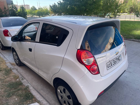 Chevrolee spark sotiladi