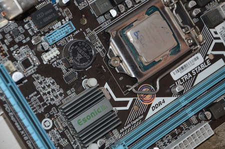 Ddr4 h310 esonic plata  tekshirilgan Garantiyasi bor