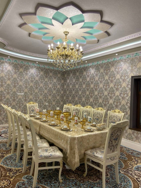 Продается шикарный дом в Юнусабадском районе. С площадью 9.5 соток.