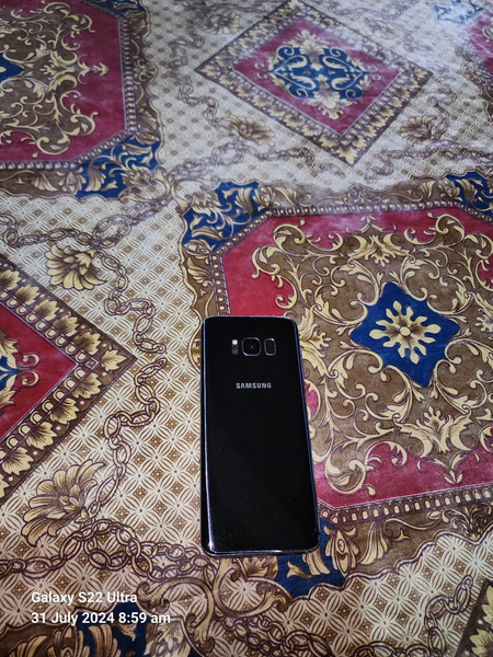 Samsung s8 yaxshi holatda