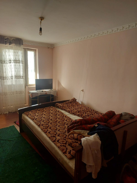 Assalomalekum srochna sotyapman kvartira 4 xonalik