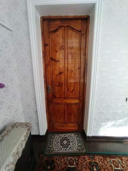 Eshiklar sotiladi pol taxtalari bn birga