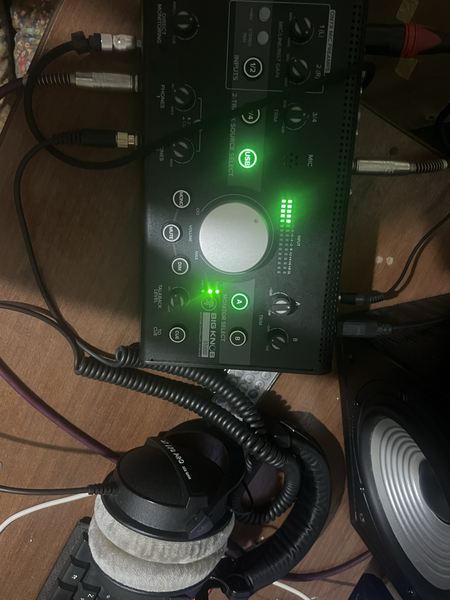 Bigknob. Studio.  https://youtu.be/q_aRrXu2KgM?si=1qK-PTgS6bIOMXPJ