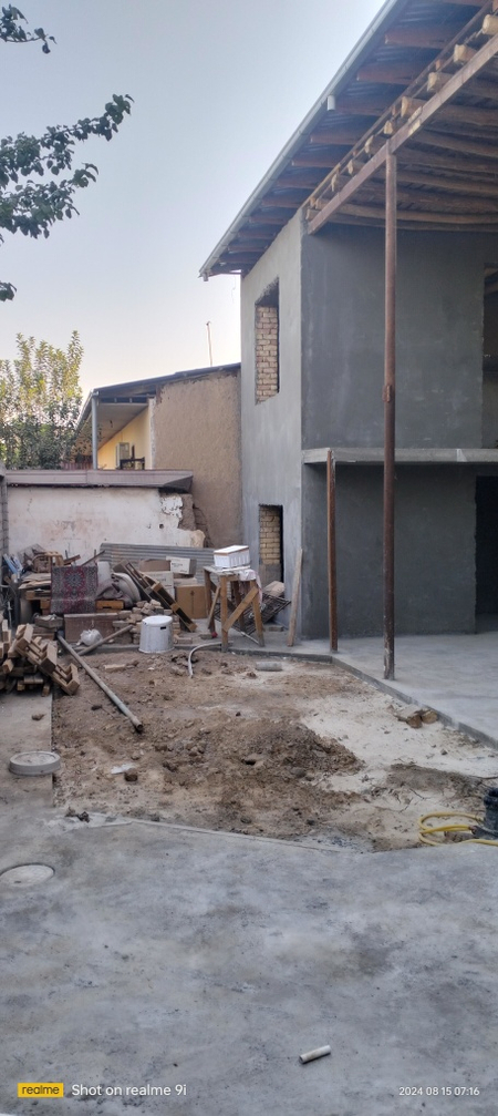 Hovli sotiladi 2.8 sotix