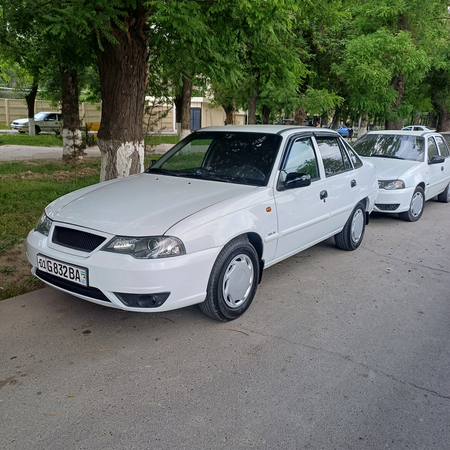 Продаётся Срочно нексия 2 Сонс гибрид