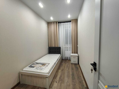 В Яккасарайском районе (на Бабура) продается 3х ком. квартира (J 1164)