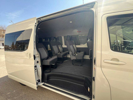 Продается новый микроавтобус Toyota Hiace