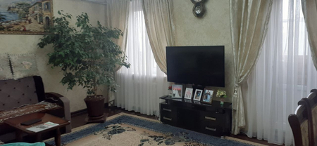 Продается 5- Ти комнатная квартира. Мирабадский рынок.