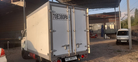 Kia bongo metan 2010 yil