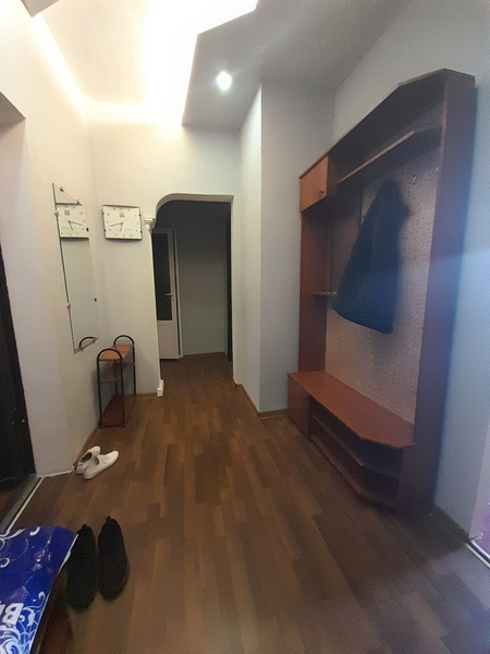 Продаётся на М.Горького 2ком