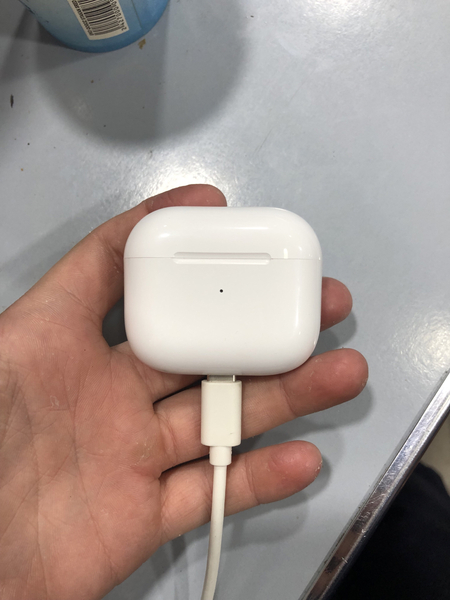 Air pods  1 kun ishlatilga