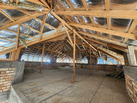 Продается   Дом  Коробка  7,7 соток.  Адрес;  Мотрит.