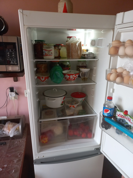 Продаётся  холодильник Зануси 2017 года