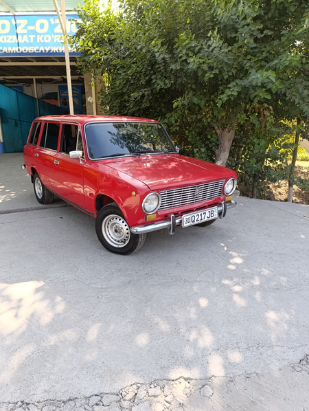 Vaz 2102 sotiladi
