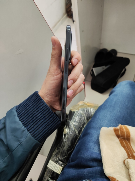 Honor 200 lite.  Yangidek