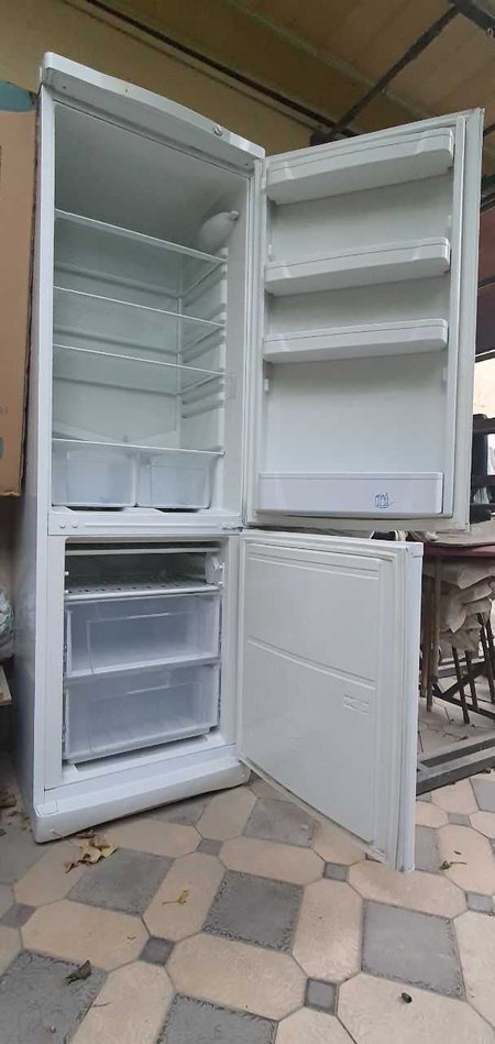 Продаётся Холодильник INDESIT с морозильником