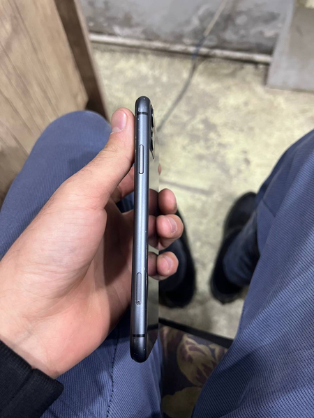 Iphone 11 128gb yaxw holatda