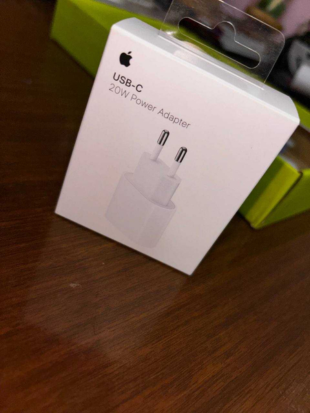 Оригинальная зарядка на Iphone