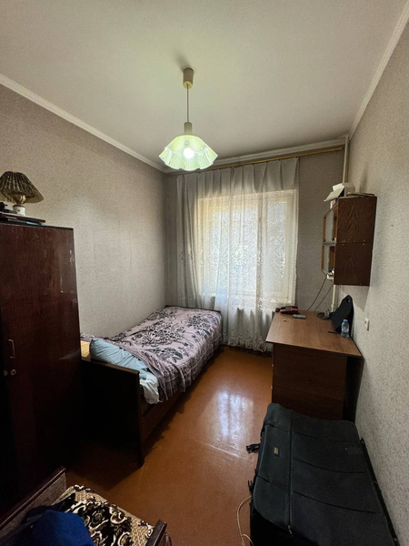 Юнусабад-11. 3/1/4. 70м2. Панель. 2*6 балкон.
