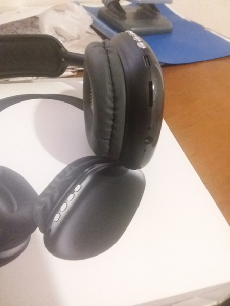 Airpods max Bluetooth