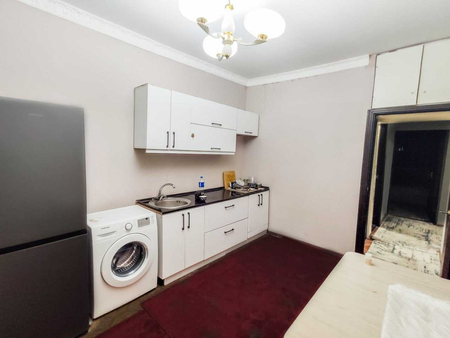 Срочно продается! Себзар 2х комнатная,8 этаж,9 этажка,Отд. вход, 65 м2