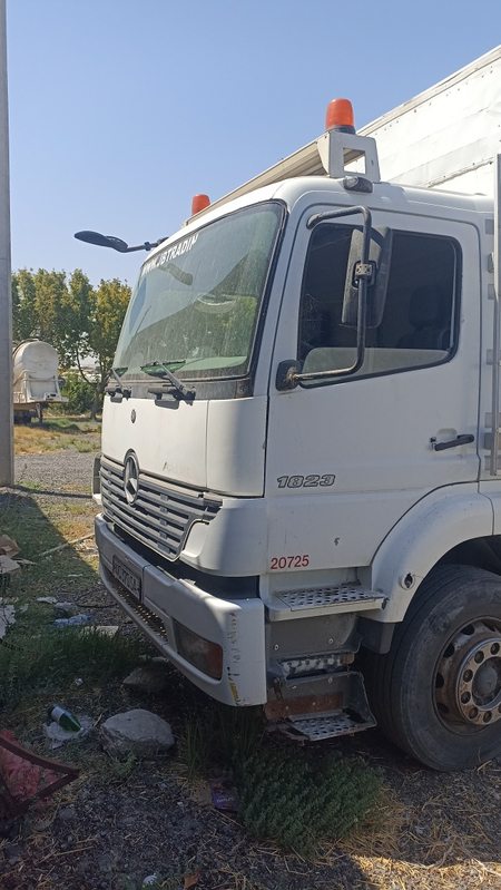 Mercedes ahor 2001 yil