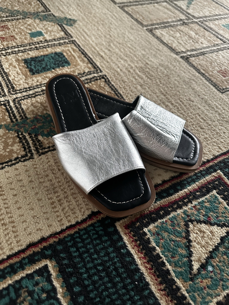 Женские тапочки