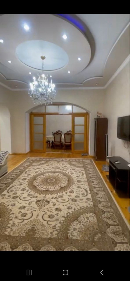 Продается квартира 4-3х комнатная в Мирабаде, Ц7, Цум