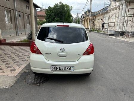 Nissan Tiida. 2008