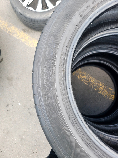 235.55.R19. DUNLOP SPORT..