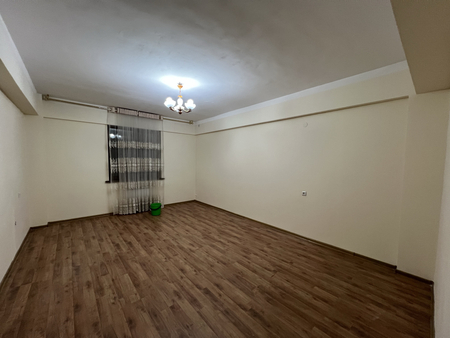 Sagbon kocha 11 maktab novastroyka arenda 1 etaj 3 xona 110kv