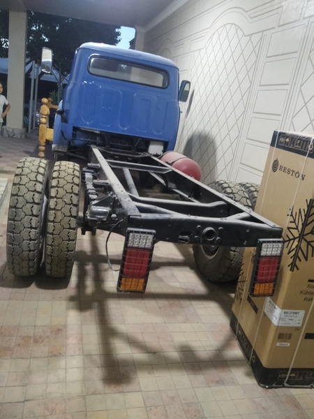 Gaz-53 sotiladi.