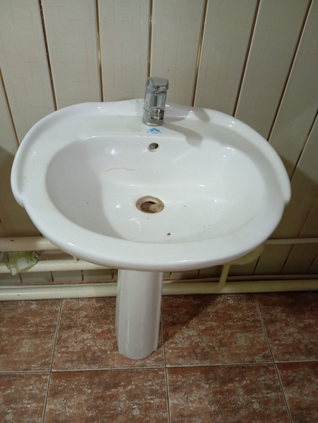 Раковина  с смистителем