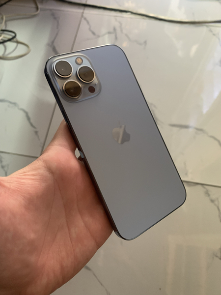 Прлдается iphone 13 pro max 128гб