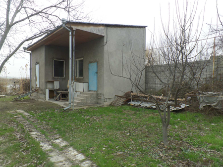 продаю 2 дома на 12 сотках