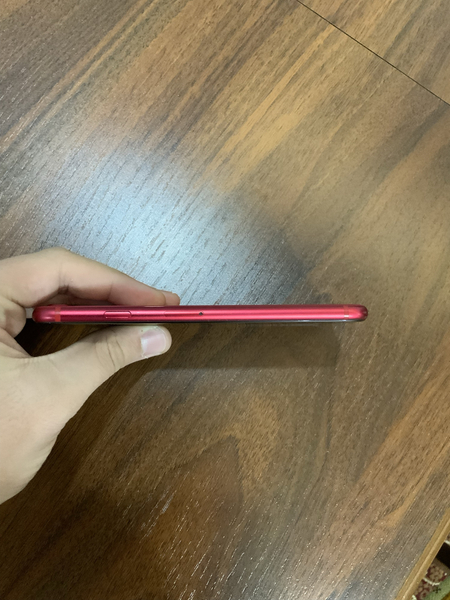 Iphone se 2020 64 gb (каждые 3 минуты перезагружается)