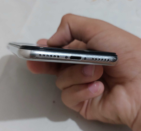 iPhone X Ideal holatda