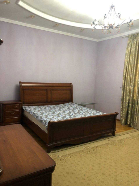 New building in center metro oybek 4 room 3 bedroom 2 bathroom