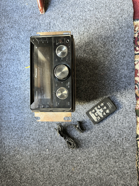 Продается магнитола Pioneer FH-S725BT