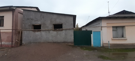 Ташкент шахарда 6 соток 4 хона коробка холатда 1 соток 15 000$ доллар