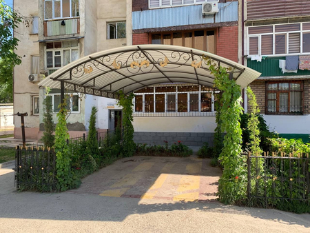 Навес и решётка сотилади