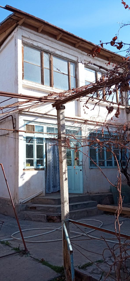 Механизаторда ховли(коттедж) сотилади