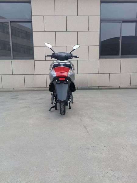 Skuter elektironni