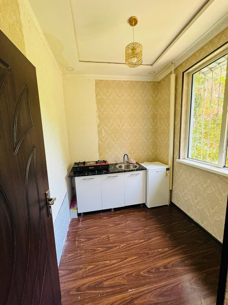 .Продаётся 1комнатная 3 ходовой этаж 33м2 раздельный мебель техника47$